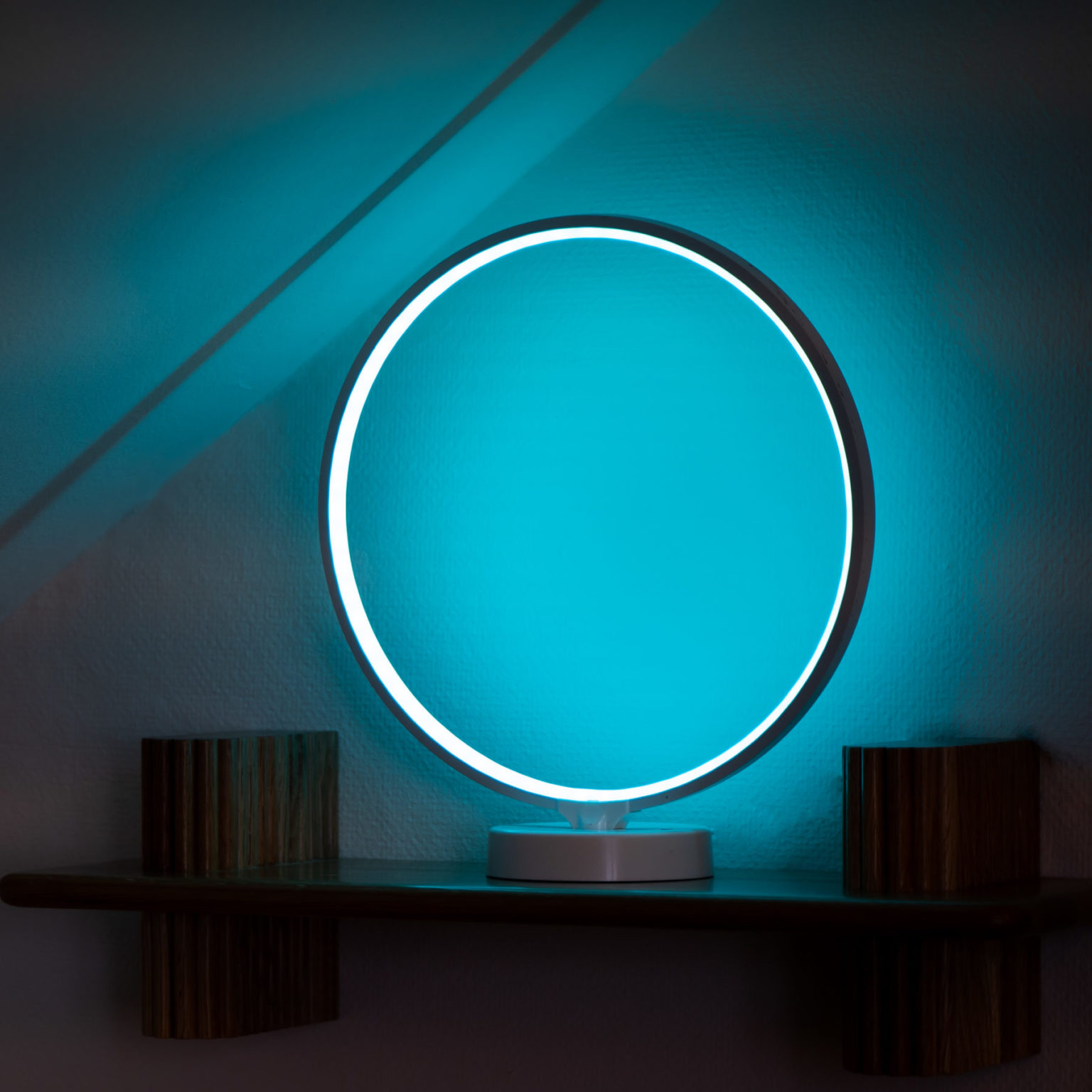 LED Hörnlampa med 16 Miljoner Färger - Techkungen